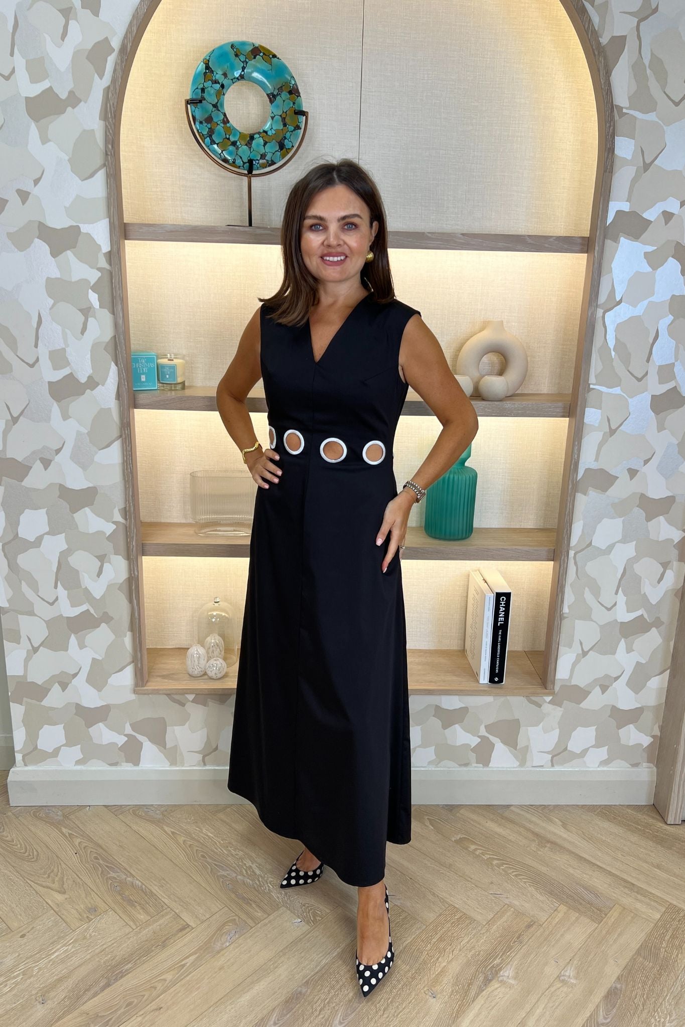 Kayla Cut Out Waist Dress In Black – The Walk in Wardrobe