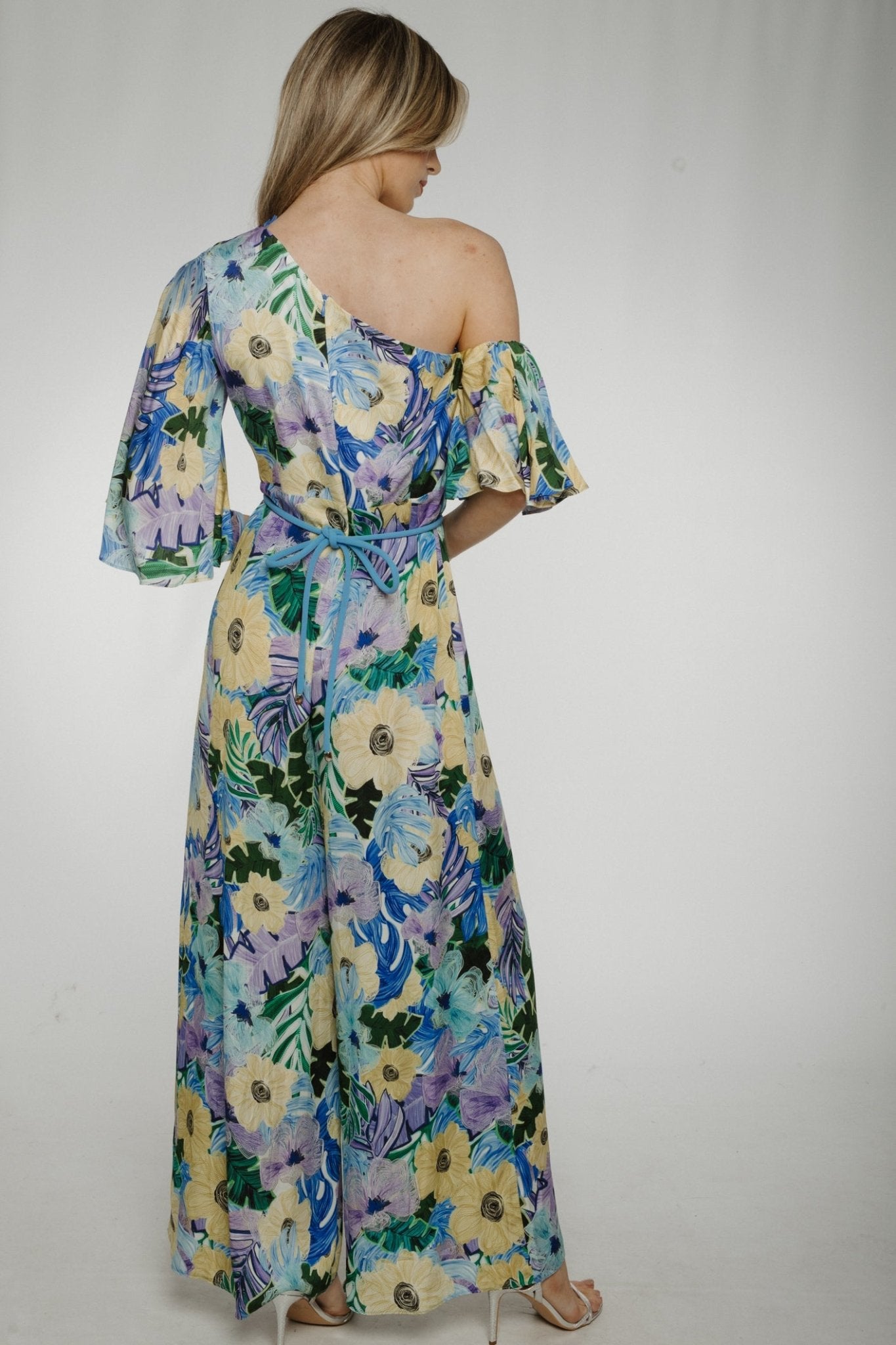 The Kayla Collection – The Walk in Wardrobe